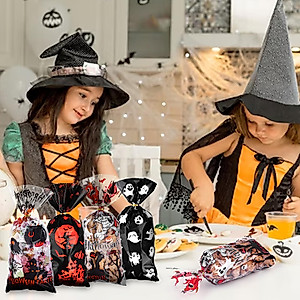 JMANNI Halloween Cellophane Treat Bags, 120pcs Halloween Plastic Clear Candy Bags, Candy Bags Bats Pumpkin and Spider Halloween Goody Bags with Twist Ties for Kids Trick or Treat, Halloween Party