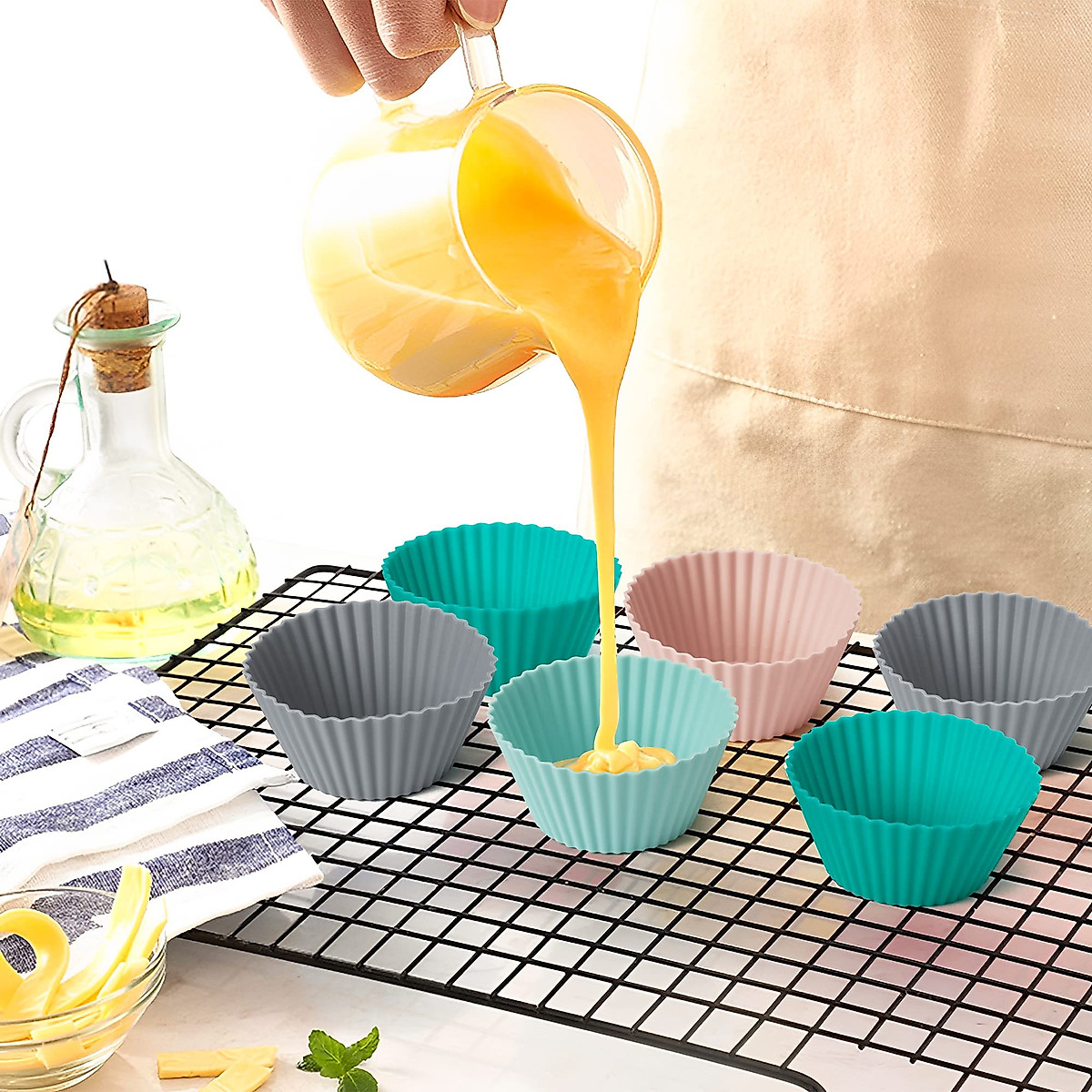 R HORSE 32Pcs Silicone Baking Cups Cupcake Liners Food Grade Silicone Baking Cups Non-Stick Cupcake Wrappers Washable Muffin Liners Reusable Silicone Cupcake Molds for Pan Oven Microwave Dishwasher