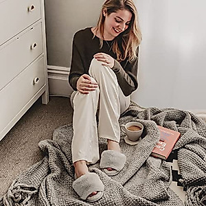 LongBay Women's Fuzzy Faux Fur Memory Foam Cozy Flat Spa Slide Slippers Comfy Open Toe Slip On House Shoes Sandals (Medium / 7-8, Gray)