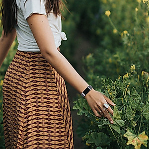 ZWGKKYGYH Compatible with Fitbit Charge 3 and Charge 4 Bands for Men Women, Stainless Steel Metal Mesh Band Magnetic Strap Replacement for Charge 4/Charge 4SE/Charge 3/Charge 3SE, Large Space Gray