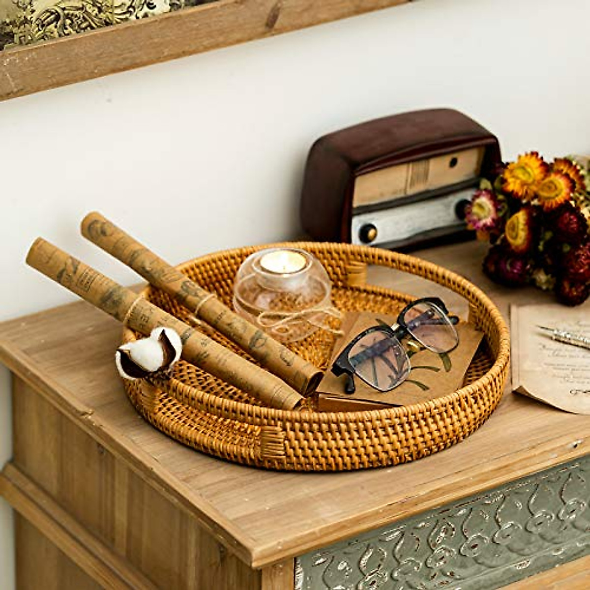 Sziqiqi Rattan Serving Tray Round Woven Decorative Tray for Coffee Table with Handles Display Storage Basket Trays for Fruit Food Drinks Snack Wicker Boho Ottoman Platter