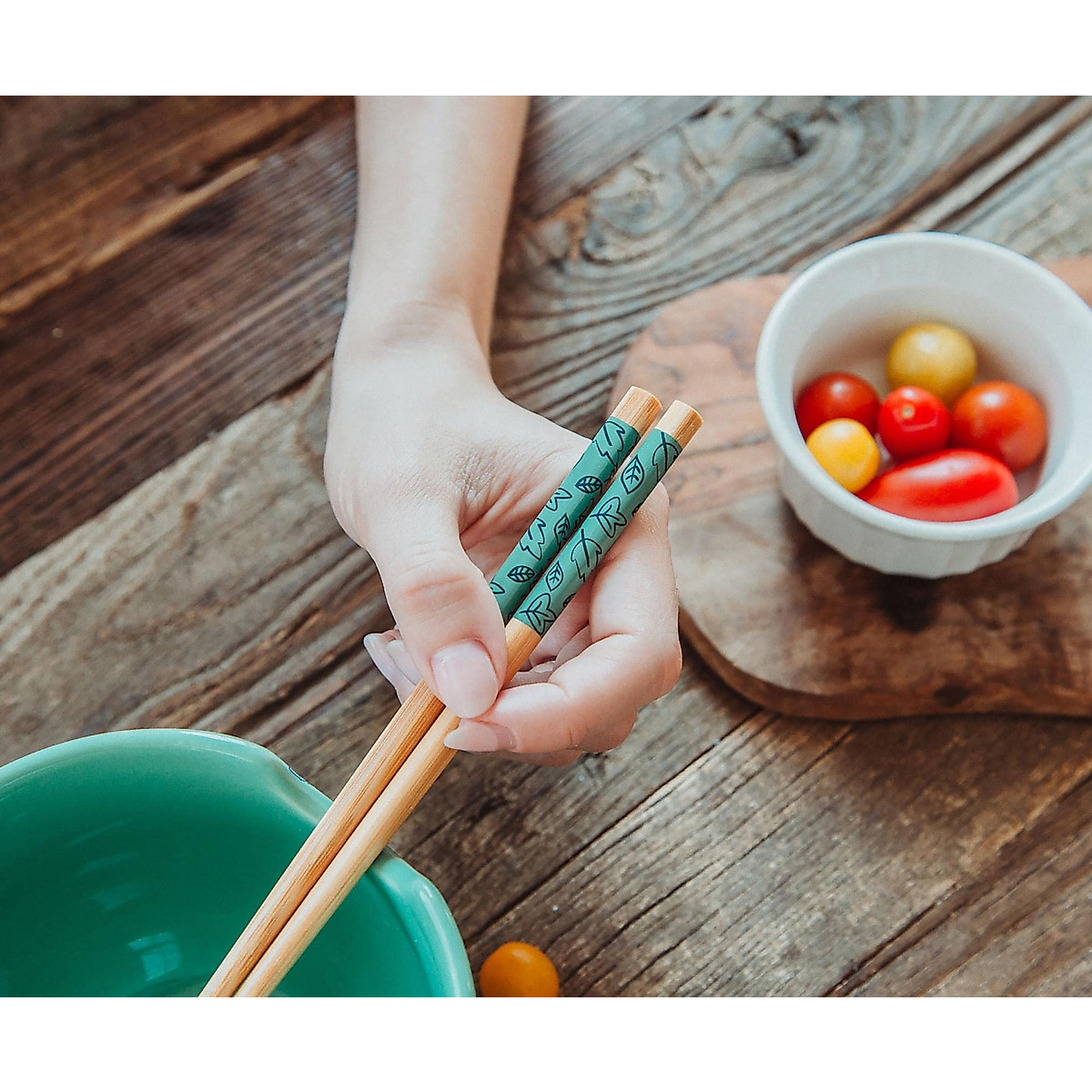 Toynk Disney Winnie the Pooh Allover Icons 20-Ounce Ramen Bowl and Chopstick Set