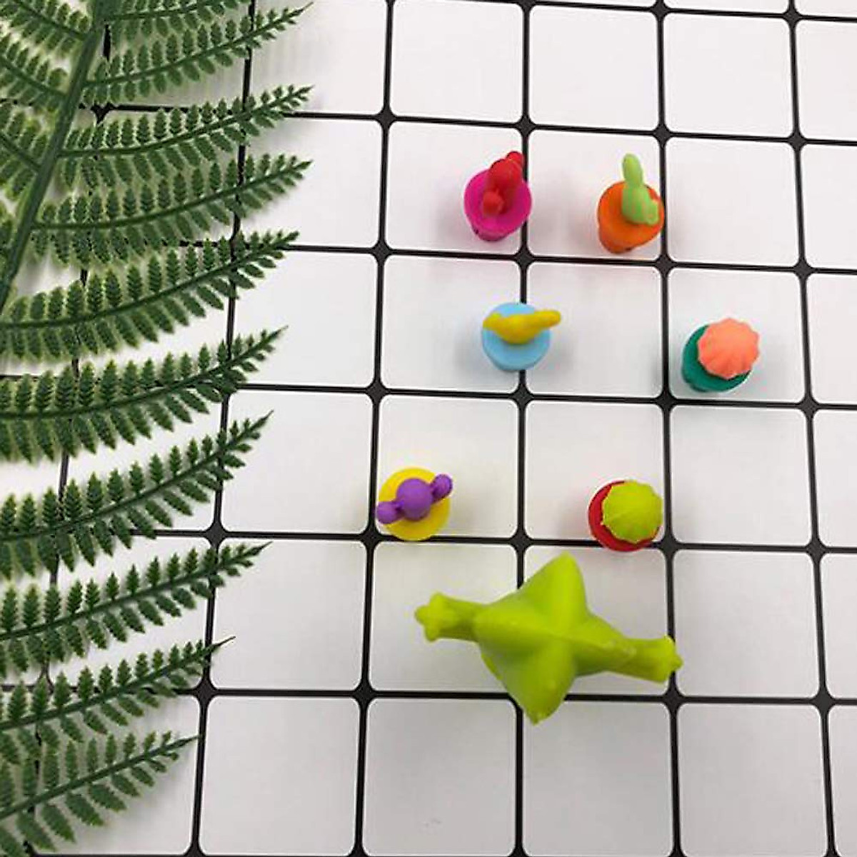 DOITOOL Wine Glass Charms Markers, 7 Pcs Silicone Wine Bottle Stopper Cactus Shaped Champagne Stopper Food Grade Beverage Closures Bar Preservation Tool Random Color