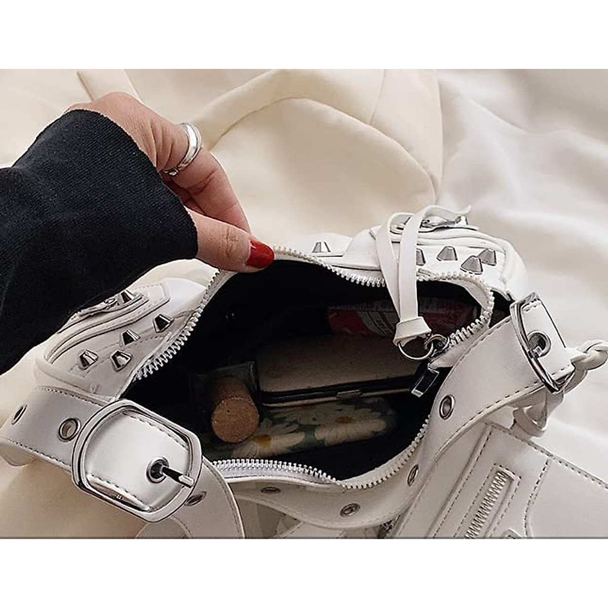 Y2k Purse Crossbody Bags for Women Trendy Shoulder Bag for Women Fall Fashion 2022 (Black)