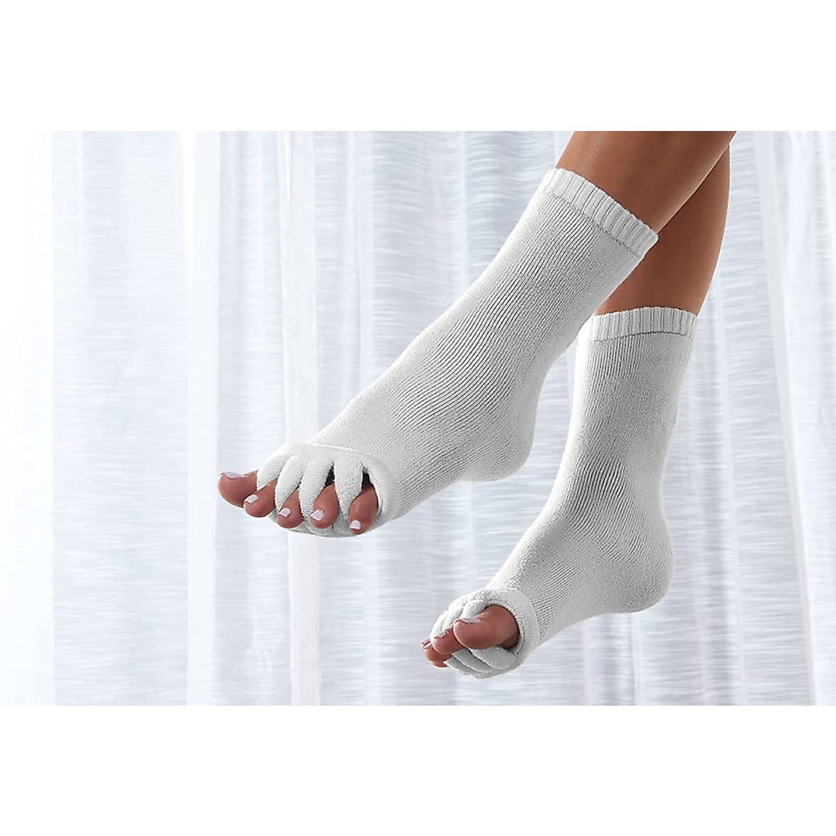 Sharper Image Moisturizing Toe Alignment Socks