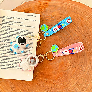 DIWANG LAN Apple AirTag Protective Case Anti-Lost Keychain Accessories Cute Fashion Protective CaseAirTag case Cartoon Anime Spaceman Skin (Blue Spaceman)
