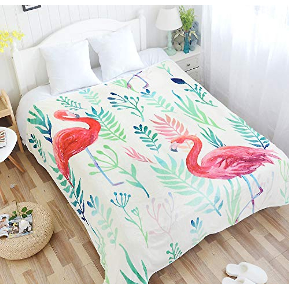 VIVILINEN Flannel Throw Blankets Flamingo Pattern Super Soft Fleece Plush Lap Blankets for Bed Couch Sofa (55"x 72", White)