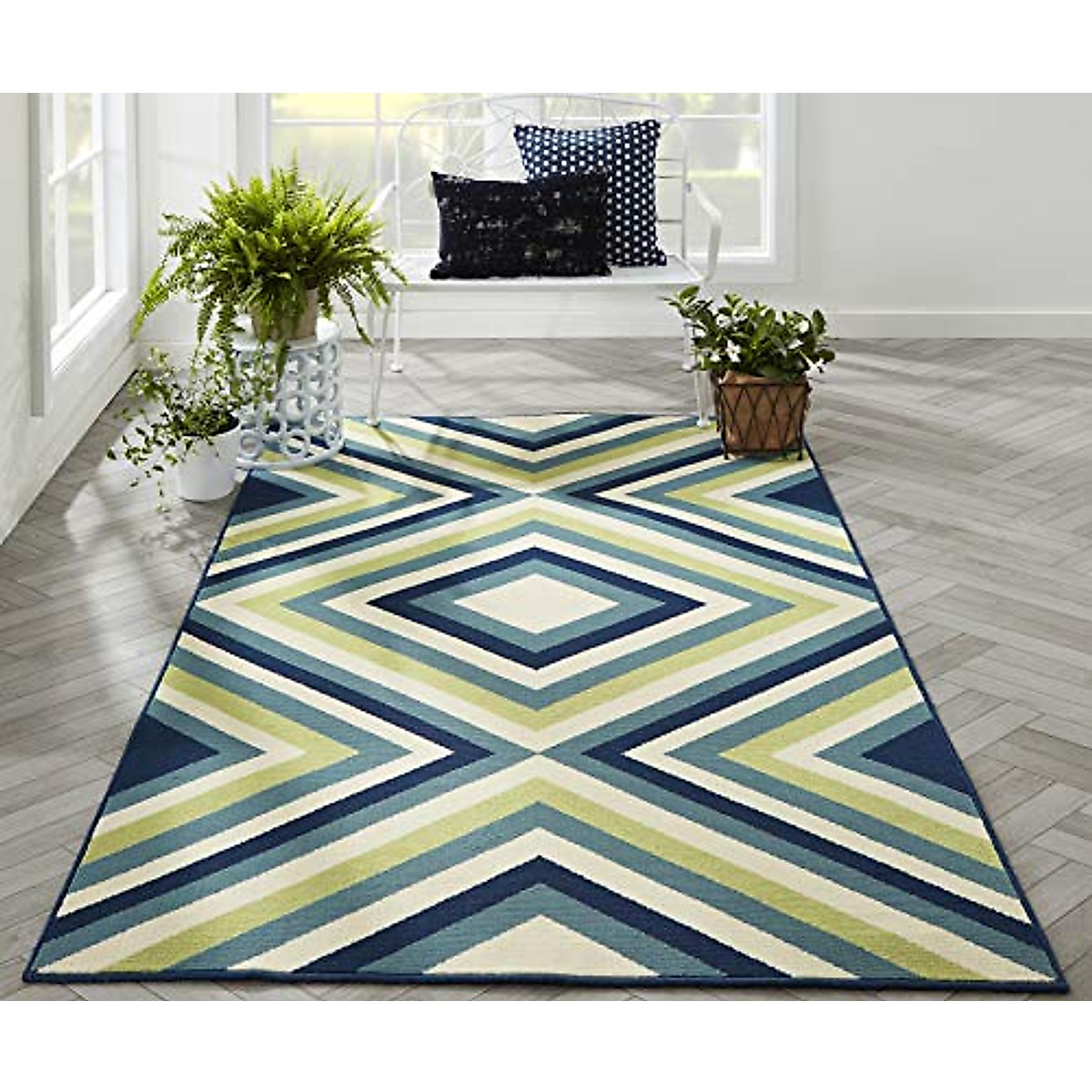 Momeni Rugs , Baja Collection Contemporary Indoor & Outdoor Area Rug, Easy to Clean, UV protected & Fade Resistant, 3'11" x 5'7", Multicolor