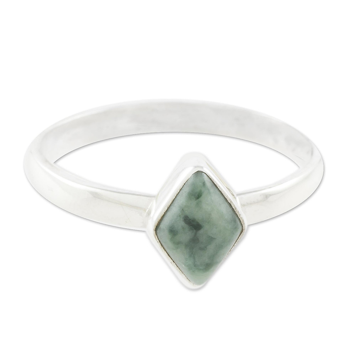 NOVICA Artisan Handmade Jade Single Stone Ring Green Rhombus from Guatemala Sterling Silver Cocktail Geometric [crownbezel 0.4 in L x 0.2 in W x 0.2 in H Band Width 2 mm W] ' Love Rhombus in Green'