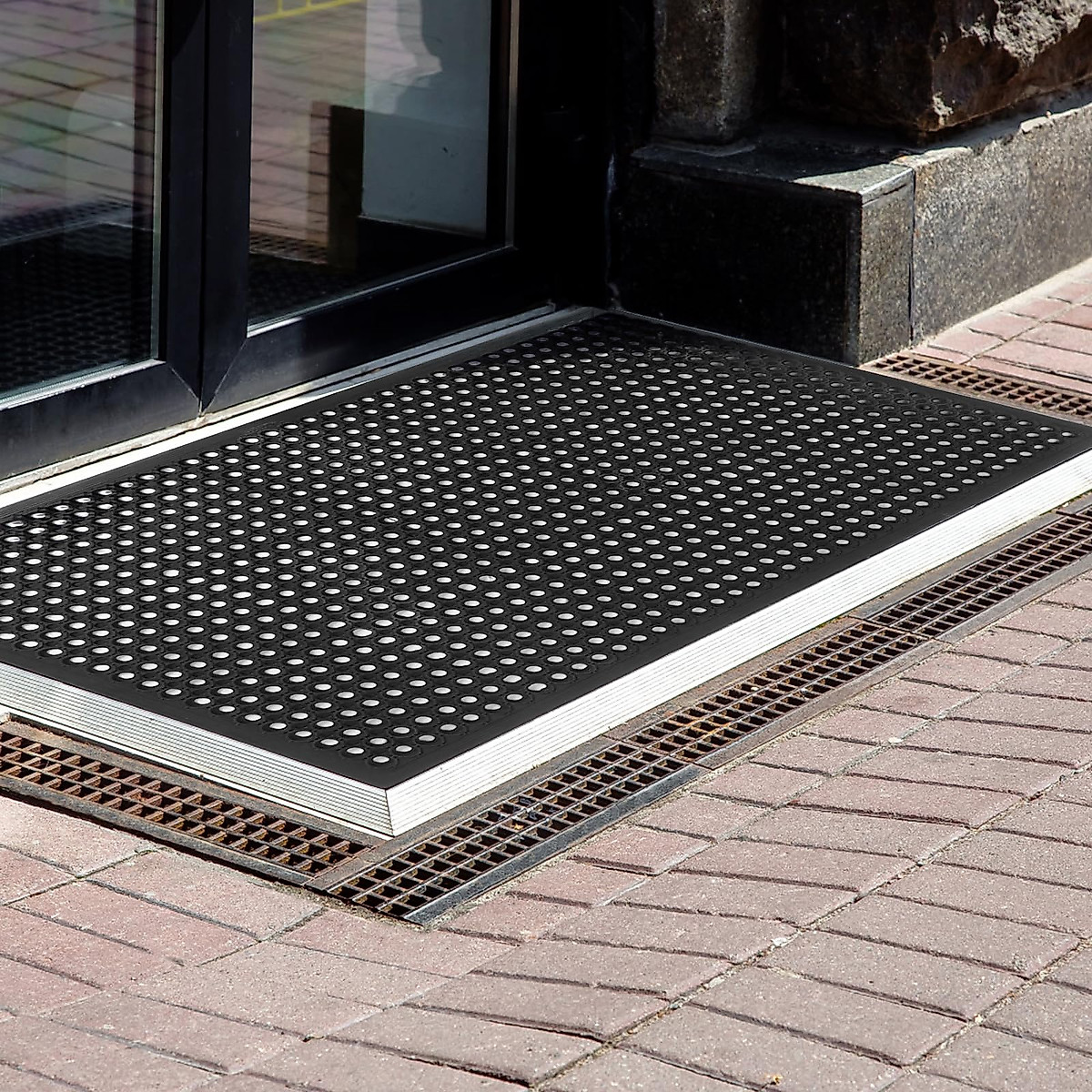 uyoyous Commercial Drainage Floor Mat with Holes 59 x 35.4 Inch Restaurant Bar Floor Mat Rubber Drainage Mat Heavy Duty Kitchen Anti-Fatigue Drainage Rubber Matting