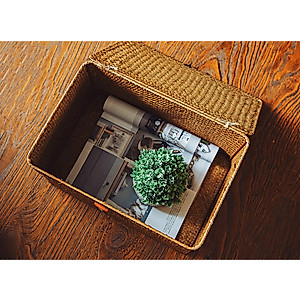 Yesland Handwoven Seagrass Rattan Storage Basket - 11.5'' x 7.5'' x 5'' - Brown Rectangular Makeup Organizer Container with Lid, Perfect for Decoration, Picnic, Groceries and Toy Storage