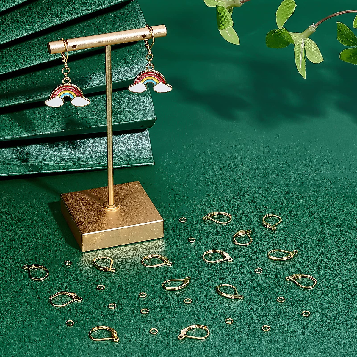 Beebeecraft 1 Box 20Pcs Leverback Earring Findings 18K Gold Plated French Earring Hooks 15.6x10mm Ear Wire Clip Earring Connector with 20Pcs Open Jump Rings for Jewelry Making