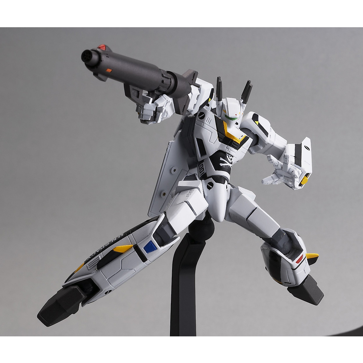 Revoltech: 036 Macross VF-1S Roy Focker Valkyrie Action Figure by Kaiyodo