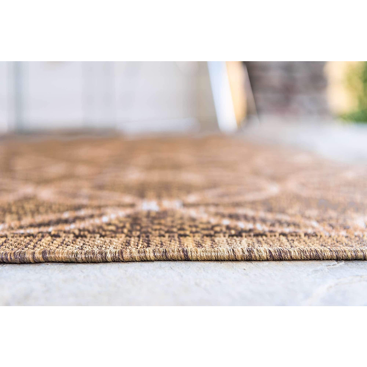 Unique Loom Outdoor Trellis Collection Area Rug - Spiral (3' 3" x 5' 1" Rectangle, Light Brown/ Brown)