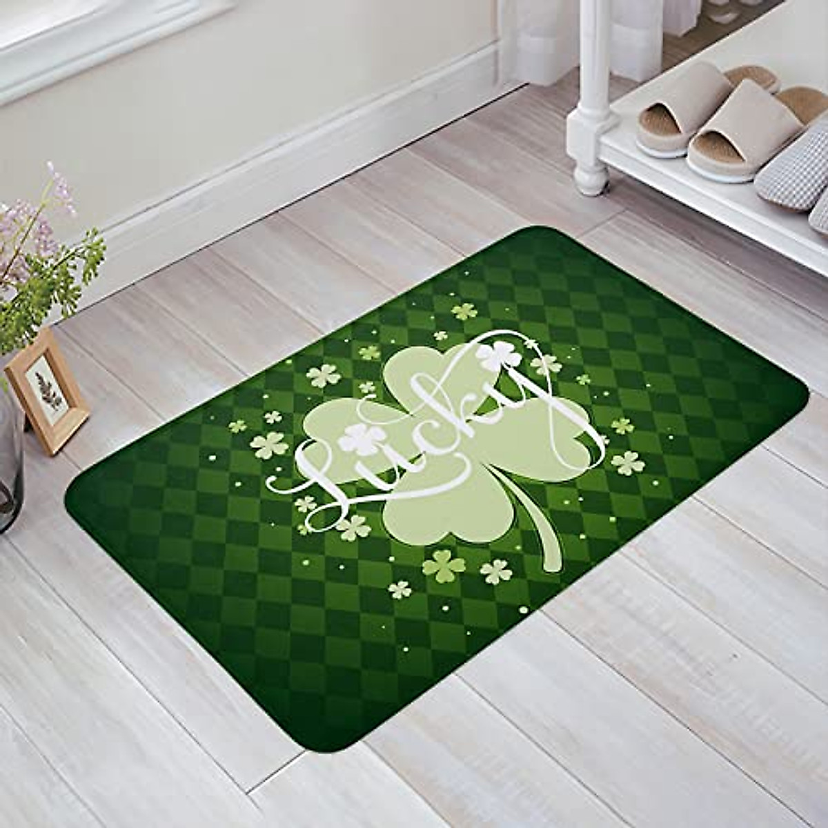 Front Door Mats Outdoor Indoor Kitchen Mat, St. Patrick's Day Lucky Shamrocks Clovers Green Diamond Plaid Entrance Doormat Non-Slip Bathroom Rugs Washable Floor Mats for Sink/Porch, 16" x 24"