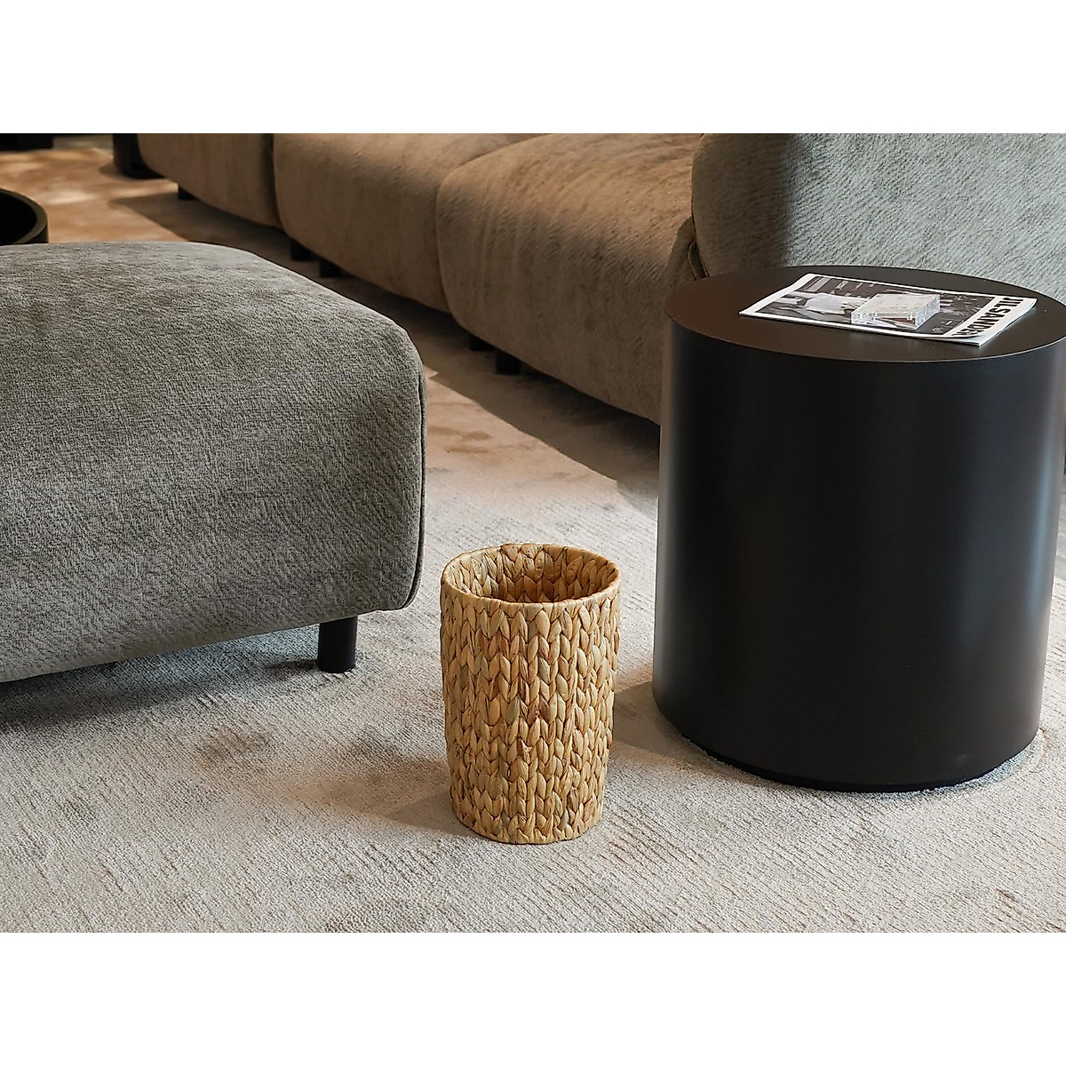 Coeusy Wicker Trash Can,Small Bathroom Trash Can,Water Hyacinth Wicker Waste Basket for Bathroom,Boho Waste Basket for Bedroom,Home Office,Compact Spaces(2 Gallon Round)