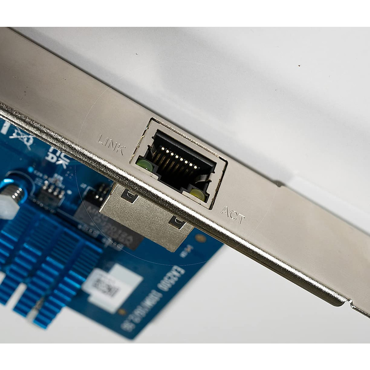 goCoax RTL8125B 2.5GBase-T PCIe Network Card with Backward Compatibility. Supporting 2.5G/1G/100Mbps. 1x RJ45 Port, 1x PCIe Gen 2, Compatible with Windows/Linux.