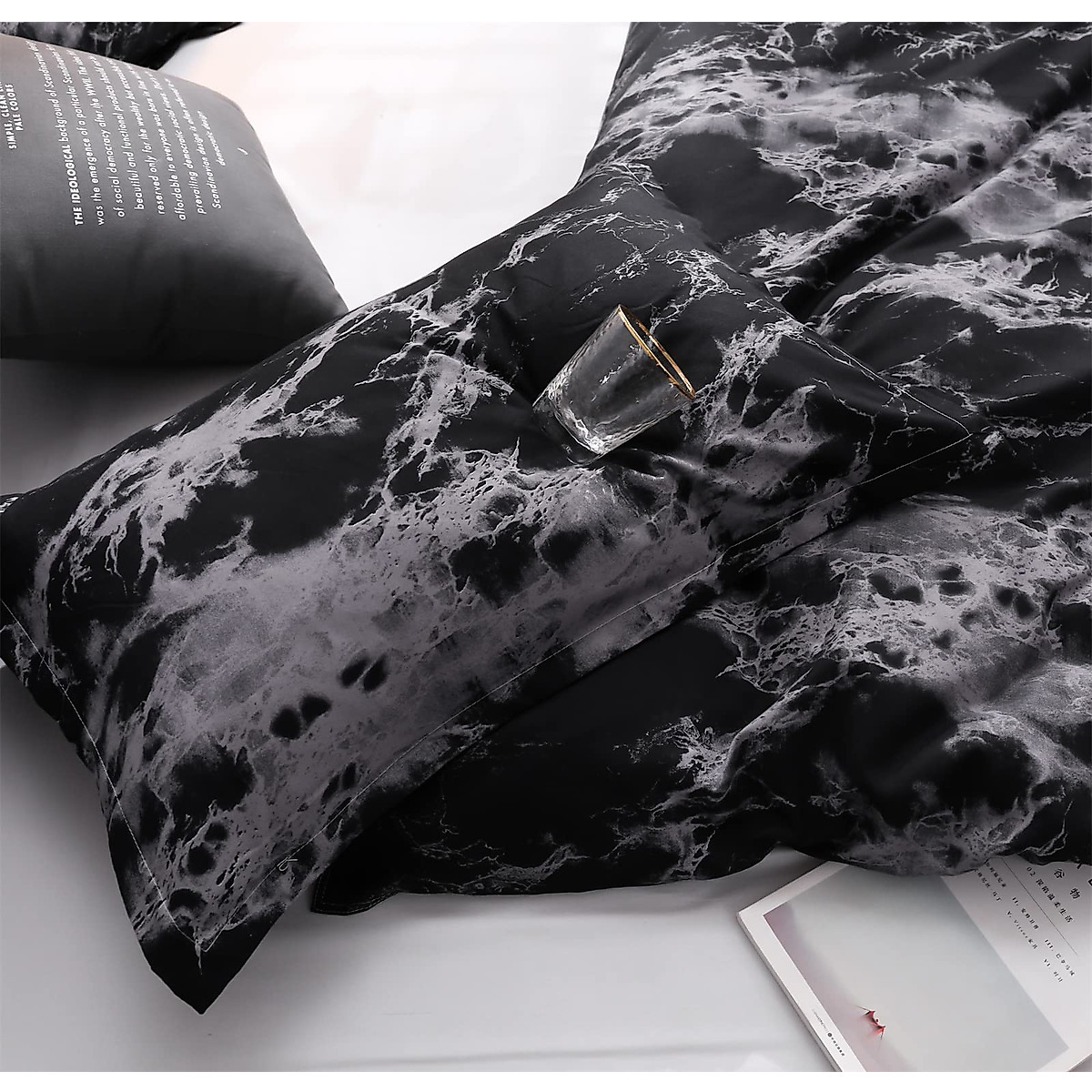 Celevingne Duvet Cover Set 3PCS with Zipper Closure Luxurious Modern Printed Comforter Cover 1 Duvet Cover and 2 Pillowcases (Black Marble, Twin)