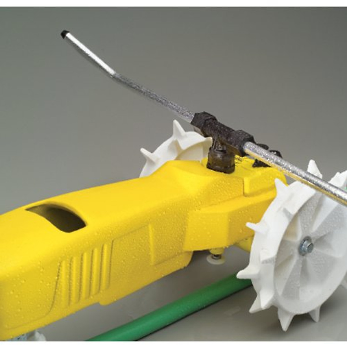 Nelson Traveling Sprinkler RainTrain 13,500 Square Feet Yellow (818653-1003)