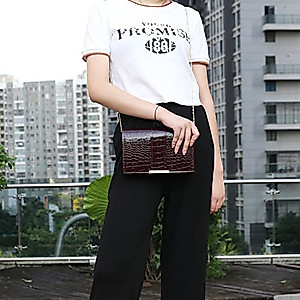 Women's Burgundy Evening Clutch Faux Crocodile Skin Crossbody Flap Bag with Chain Strap