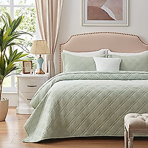 COZYART Sage Green Quilt Set Full/Queen Size, Bedspread Quilt Sets Soft Lightweight Quilted Coverlet Bedding Sets for All Season, 3 Pieces, 1 Quilt 2 Pillow Shams