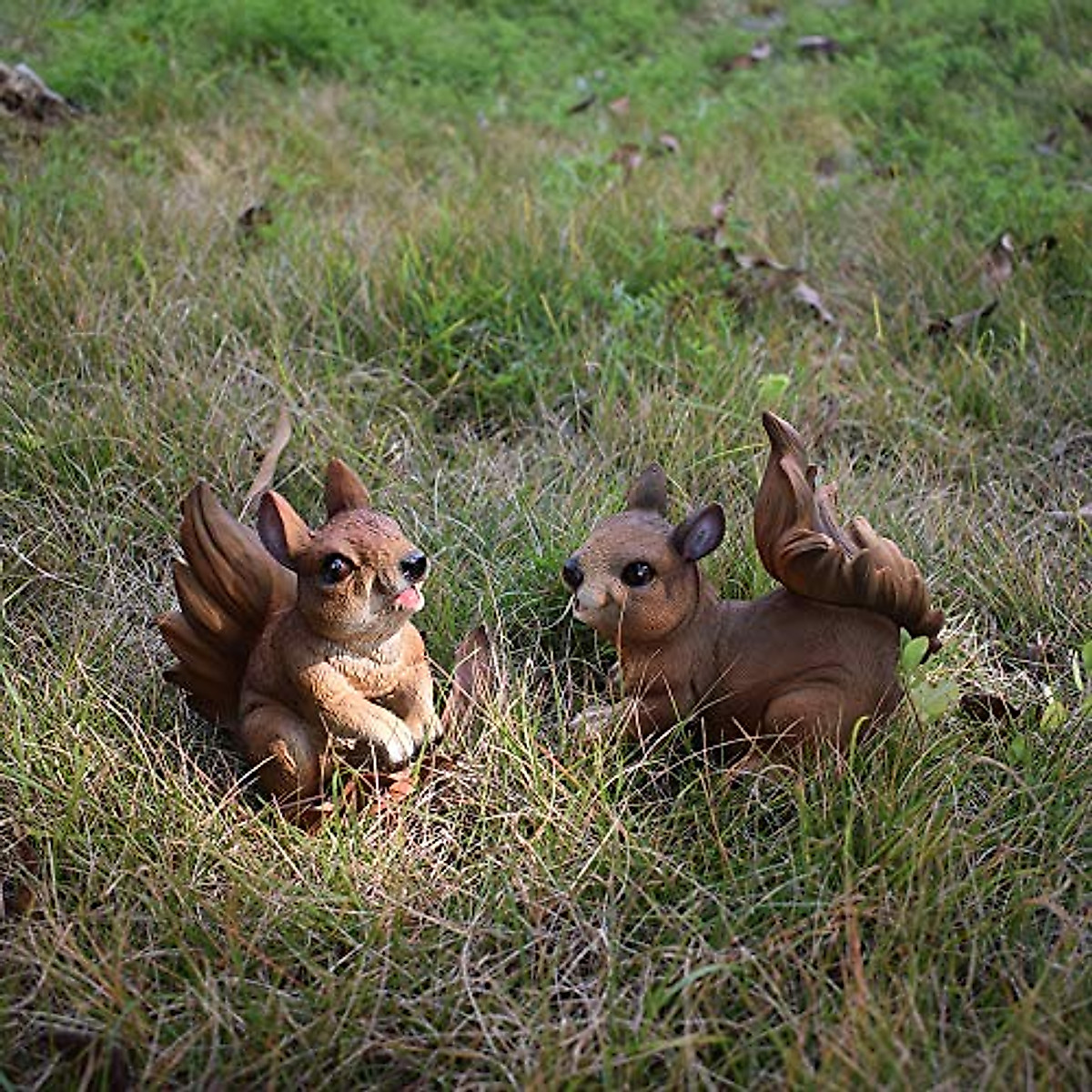 Squirrel Two pcs Resin Animal Garden Figurines Outdoor and Garden Decor Patio Yard (Resin, 5.8inch)