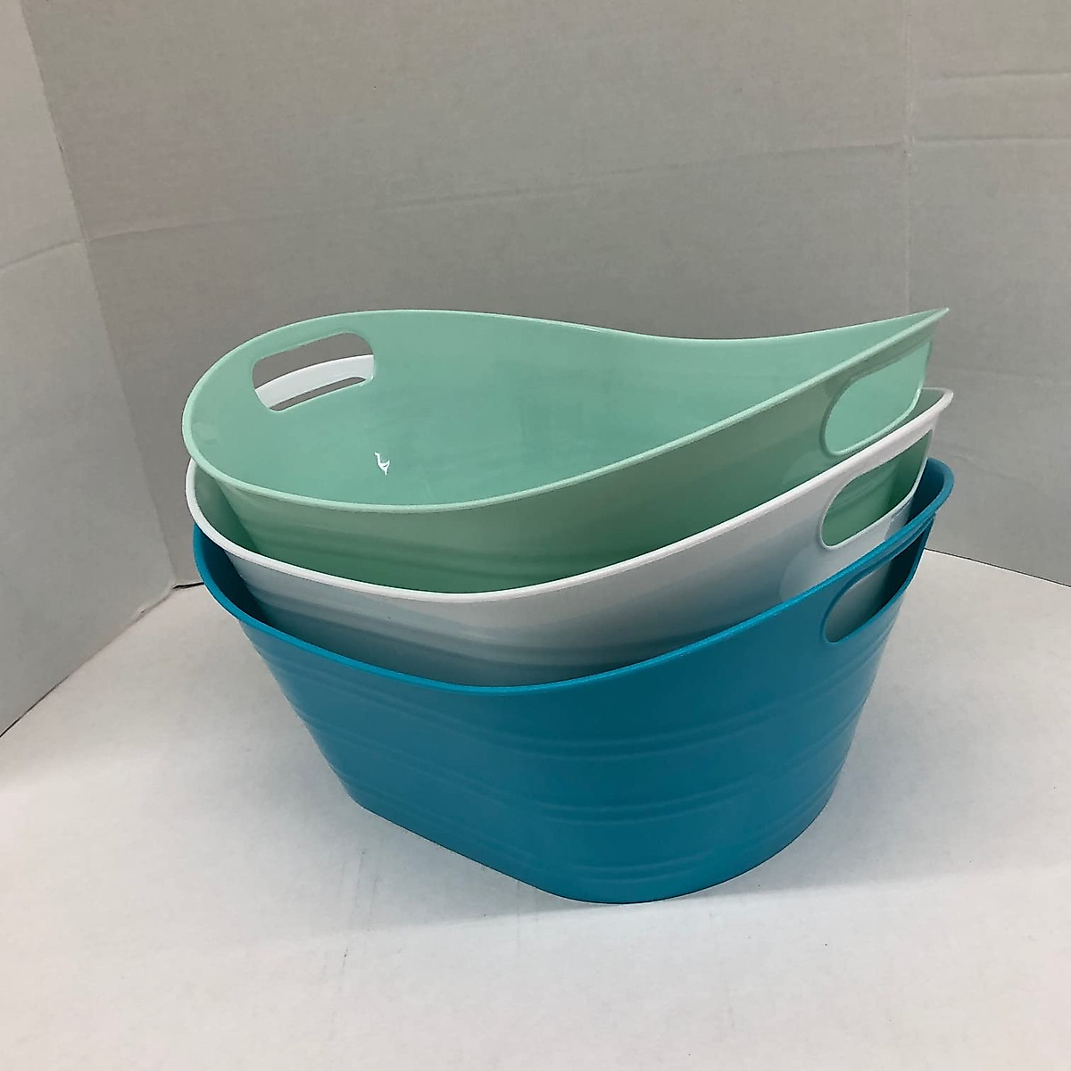 Set of 3 Flexible Oval Beverage Chilling Party Tubs with Handle 14.25x11x6.3, Multicolor