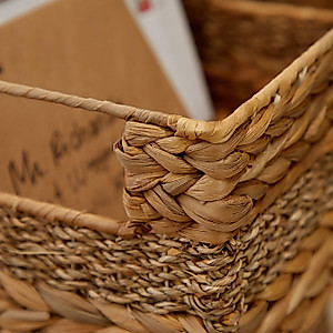 Deco 79 Seagrass Handmade Decorative and Functional Storage Basket Basket Organizer with Handles, Set of 4 Basket for Storage 16", 14", 12", 10"W, Light Brown