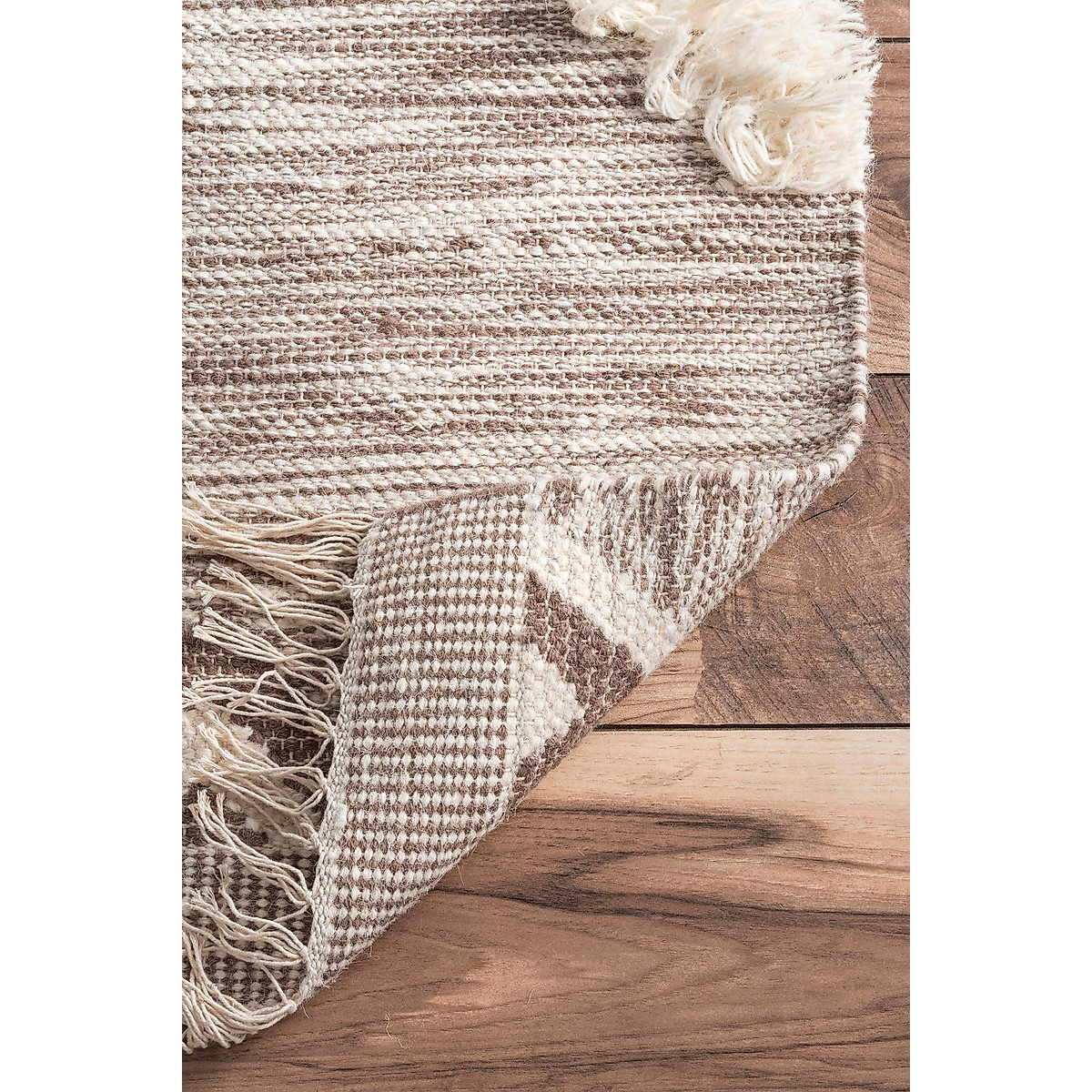 nuLOOM Savannah Moroccan Tasseled Wool Area Rug, 4x6, Beige