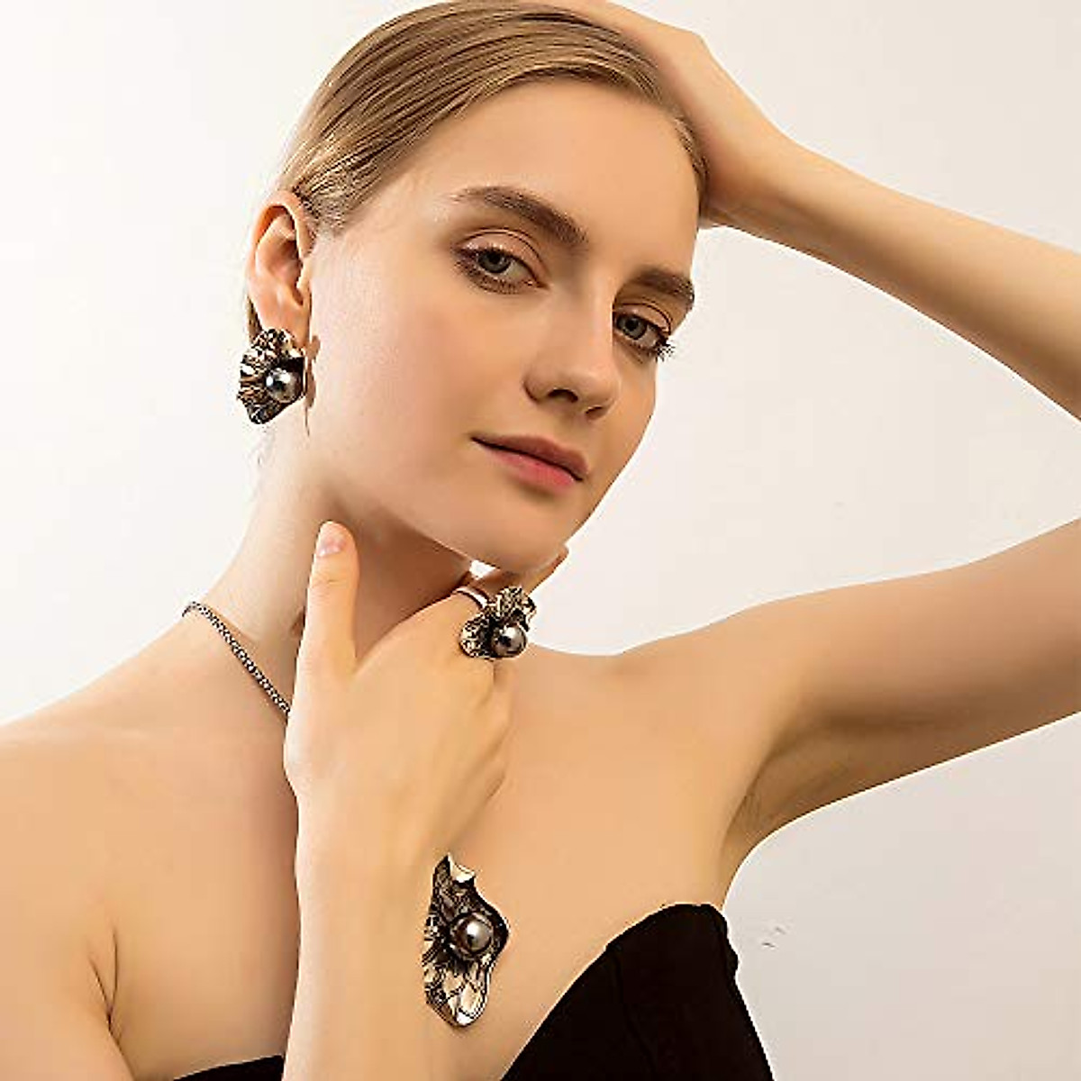 Mytys Fashion Flower Cocktail Rings for Women - Statement Jewelry Piece Perfect for Weddings, Engagements, and Gifts (lotus leaf silver, 7)