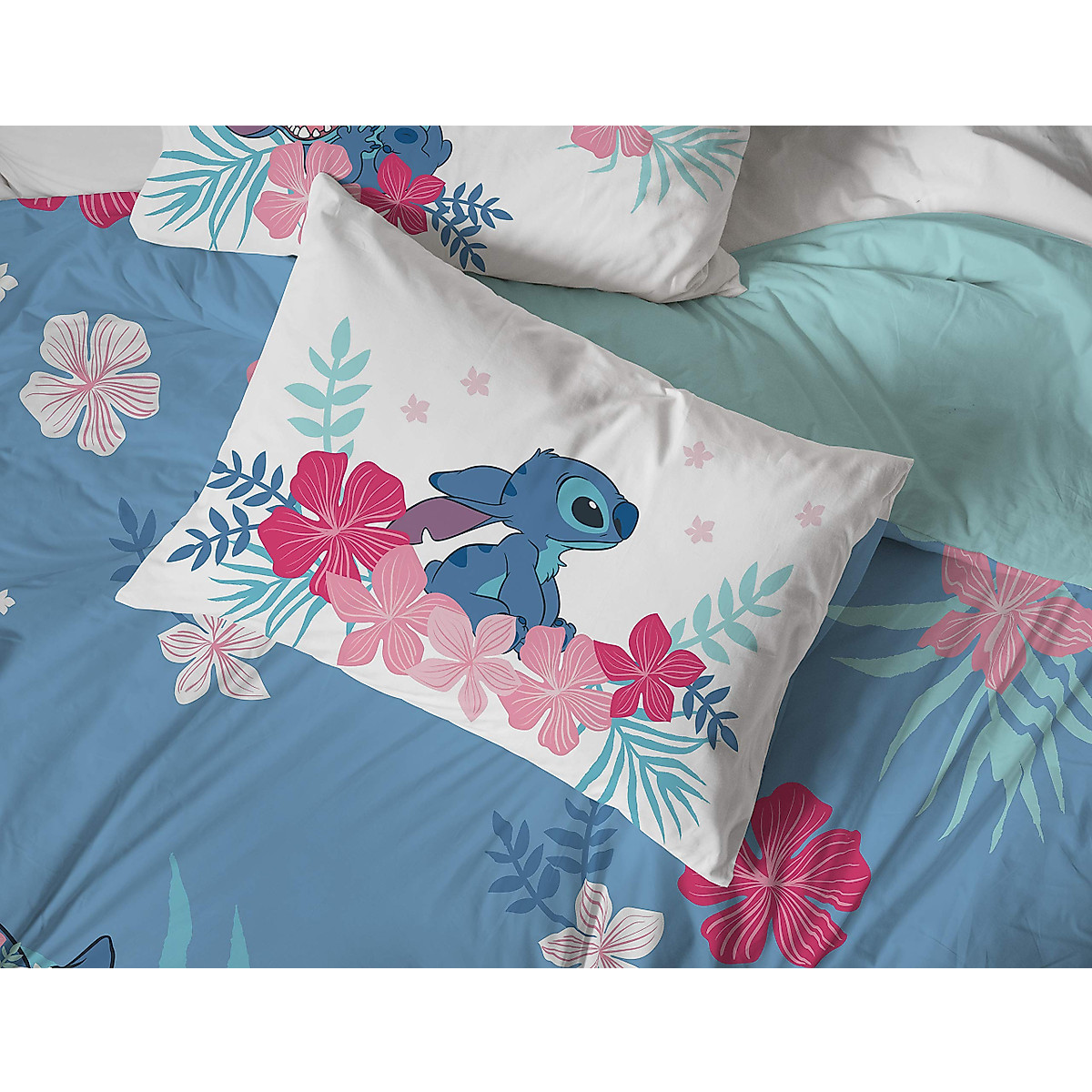 Jay Franco Disney Lilo & Stitch Paradise Dream Full Sheet Set - 4 Piece Set Super Soft and Cozy Kid’s Bedding - Fade Resistant Microfiber Sheets (Official Disney Product)