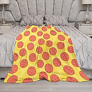 Pepperoni Pizza Pattern Flannel Fleece Throw Blanket Soft Warm Lightweight Fuzzy Plush Blankets for Bed Couch Sofa 70"x80"