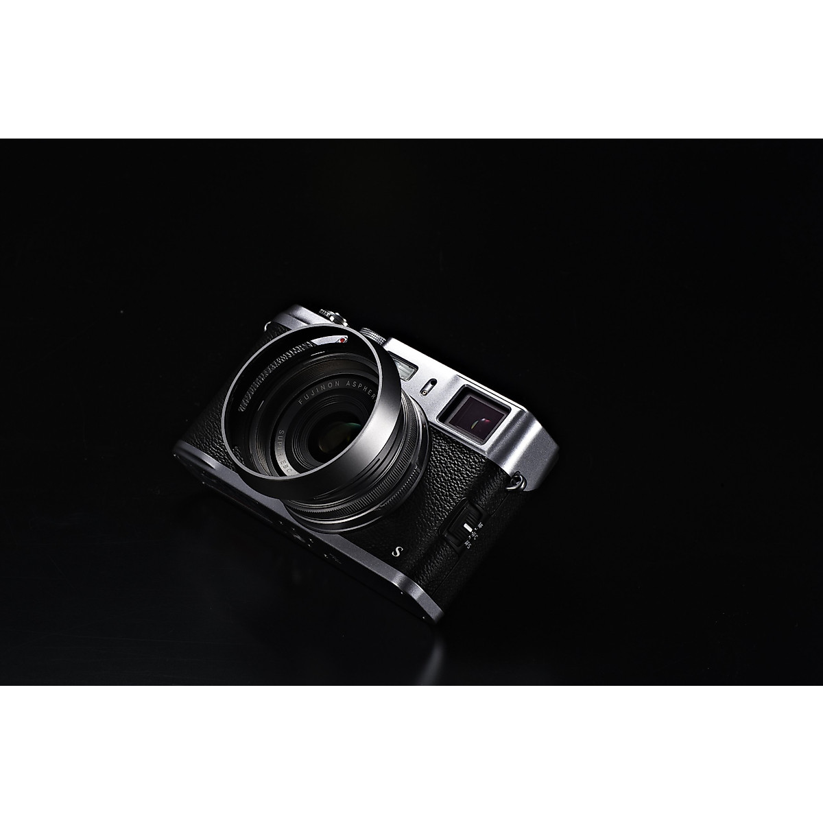 Fujifilm X100S 16 MP Digital Camera with 2.8-Inch LCD (Silver) (OLD MODEL)