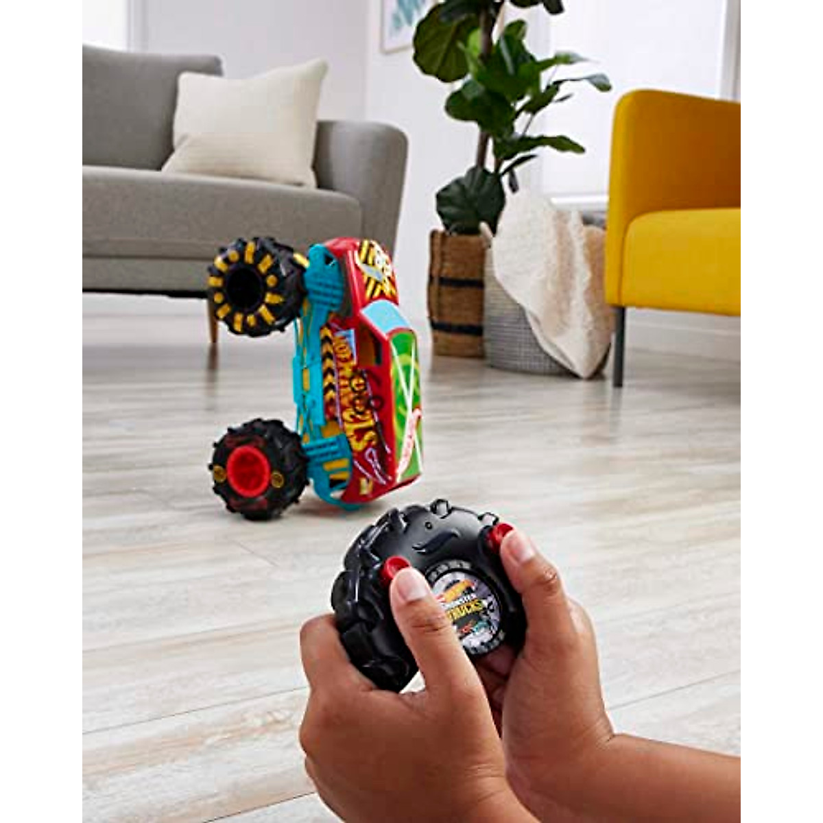 Hot Wheels Rc Monster Trucks Hw Demo Derby in 1:15 Scale, Remote-Control Toy Truck with Terrain Action Tires