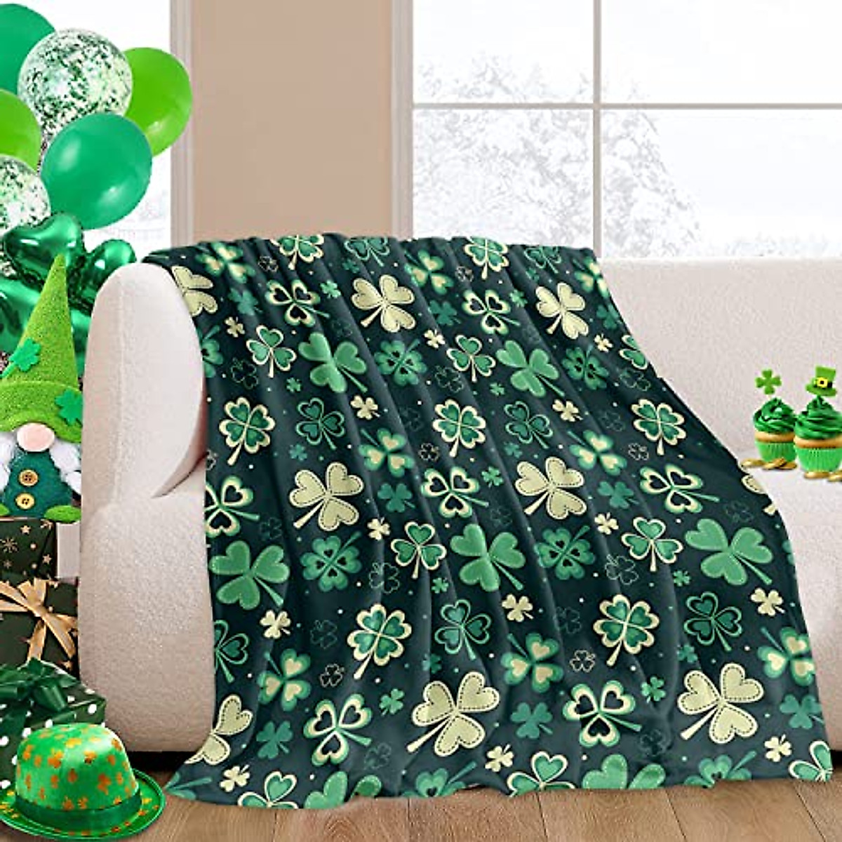 Happy St. Patrick's Day Throw Blankets Lucky Shamrocks Leaves Fuzzy Soft Flannel Fleece Bed Cover Bedspread Lightweight Cozy Luxury Blanket for for Couch Bed Sofa Chair 40x50In