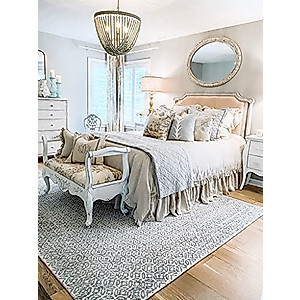 SAFAVIEH Abstract Collection Area Rug - 8' x 10', Blue & Ivory, Handmade Wool, Ideal for High Traffic Areas in Living Room, Bedroom (ABT342N)