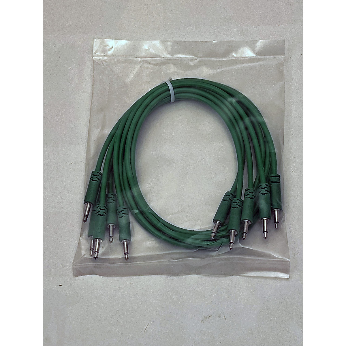 Starving Students Music Supplies Luigis Modular Supply Spaghetti Eurorack Patch Cables - Package of 5 Green Cables, 24 (60 cm)