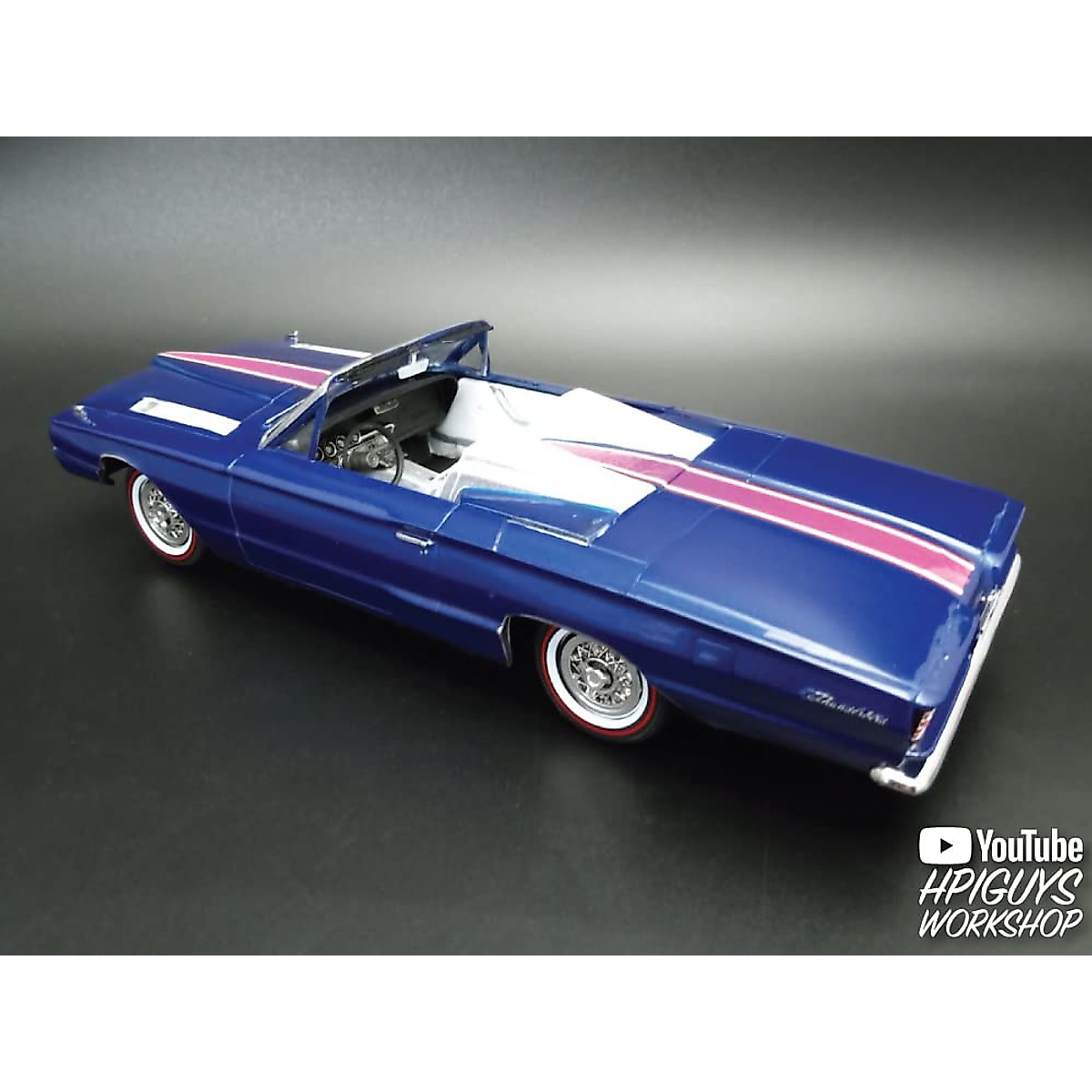 AMT 1966 Ford Thunderbird Hardtop/Convertible 1:25 Scale Model Kit