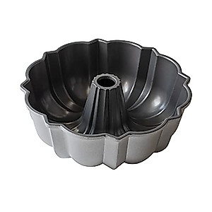Nordic Ware Original Bundt, 12-Cup, Silver