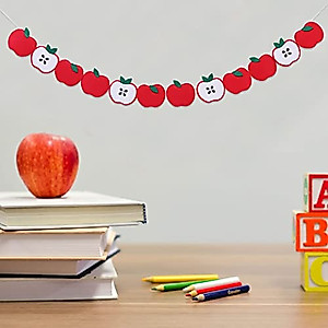 Apple Homecoming Felt Garland-Apple decoration, autumn banner, red, meadow green and twine, apple theme party decoration, school banner, classroom decoration, children and school teachers on the first day of school. (Apple)