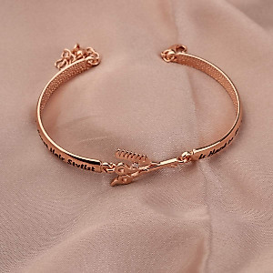 ENSIANTH A Truly Great Hair Stylist is Hard to Find Bracelet Hair Stylist Gift Cosmetologist Gift Hair Stylist Appreciation Gift Graduation Gifts for Hairdresser (Hair Stylist RG Bracelet)