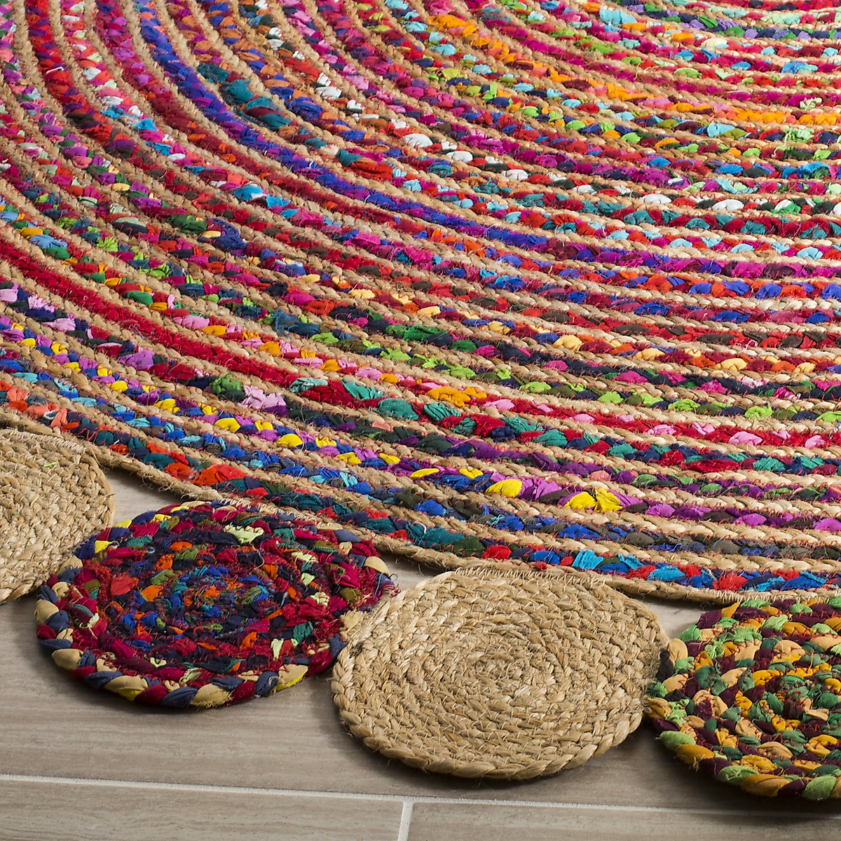 SAFAVIEH Cape Cod Collection 3' Round Red / Multi CAP201A Handmade Boho Braided Jute & Cotton Area Rug