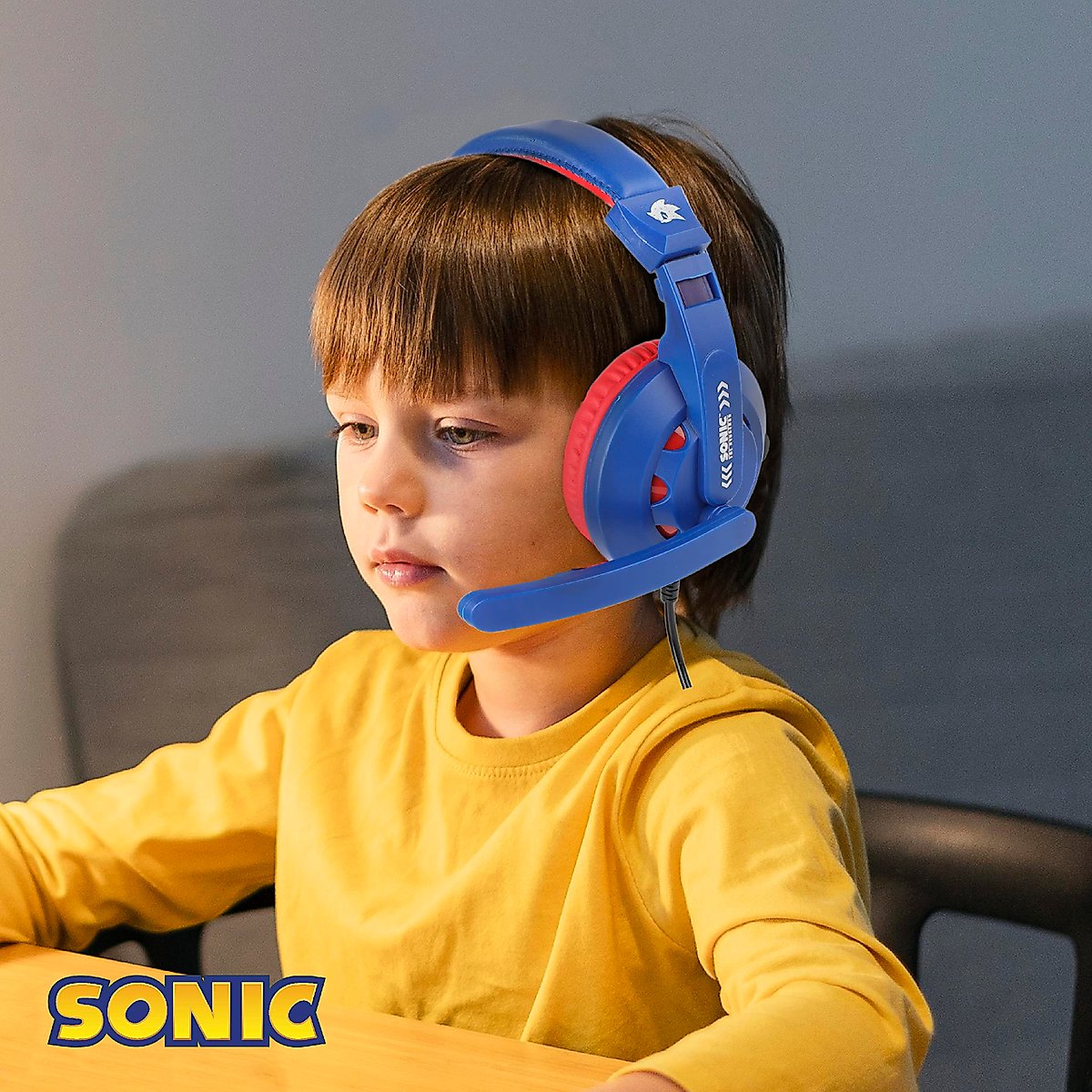 Sonic the Hedgehog 3 in 1 Gaming Set with LED Backlit Keyboard and Mouse, Cushioned Gaming Headset with Microphone. Perfect for Long Gaming Sessions, Comfort Grip, Ergonomic Mouse, Mechanical Keyboard