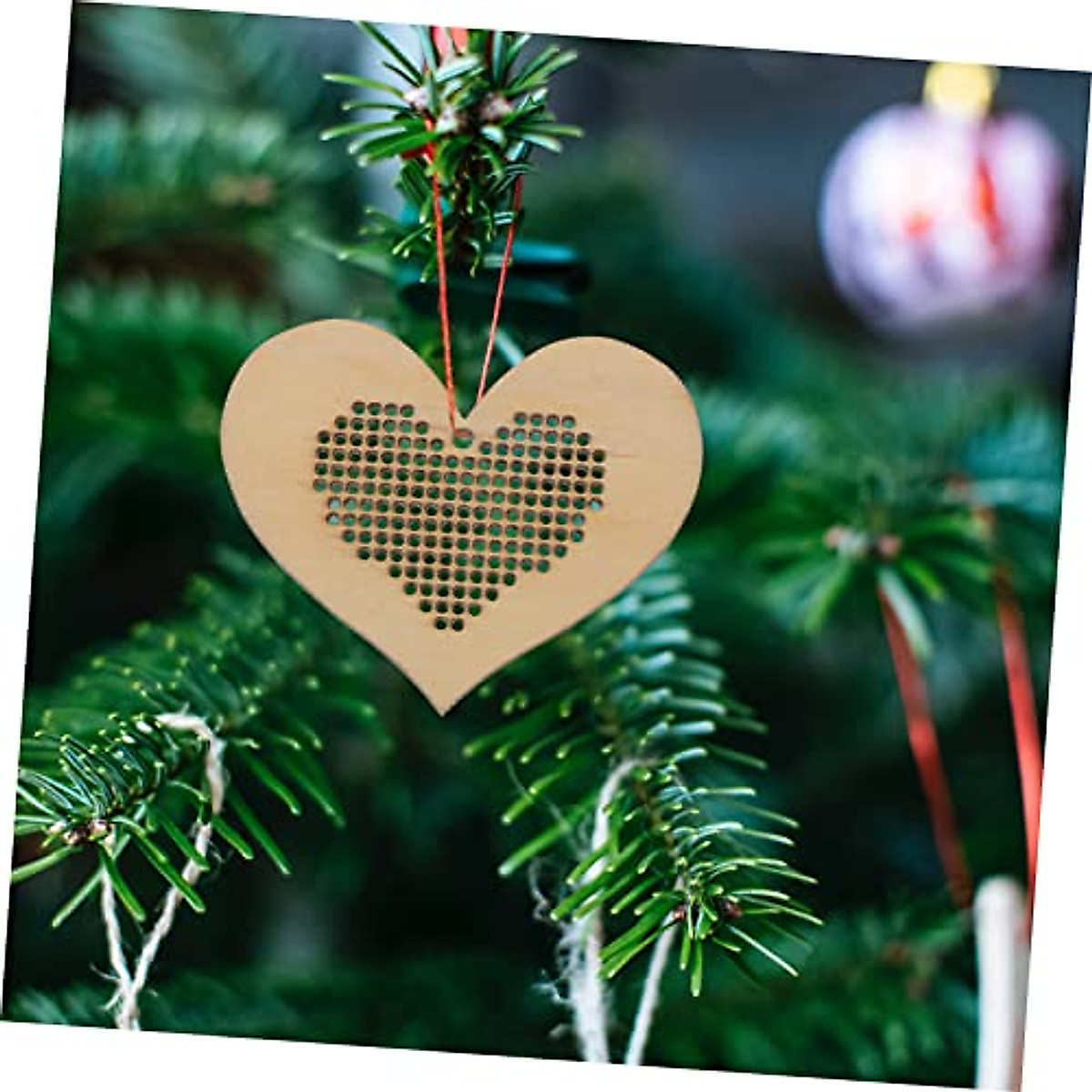 SEWOART 5pcs Cross Stitch Wood Pieces Heart Pendant Embroidery Kit Handmade Wooden Craft Shapes Cross- Wood Slice Wooden Hanging Hearts DIY Handmade Cross-Stitch Wooden Chip Ornament