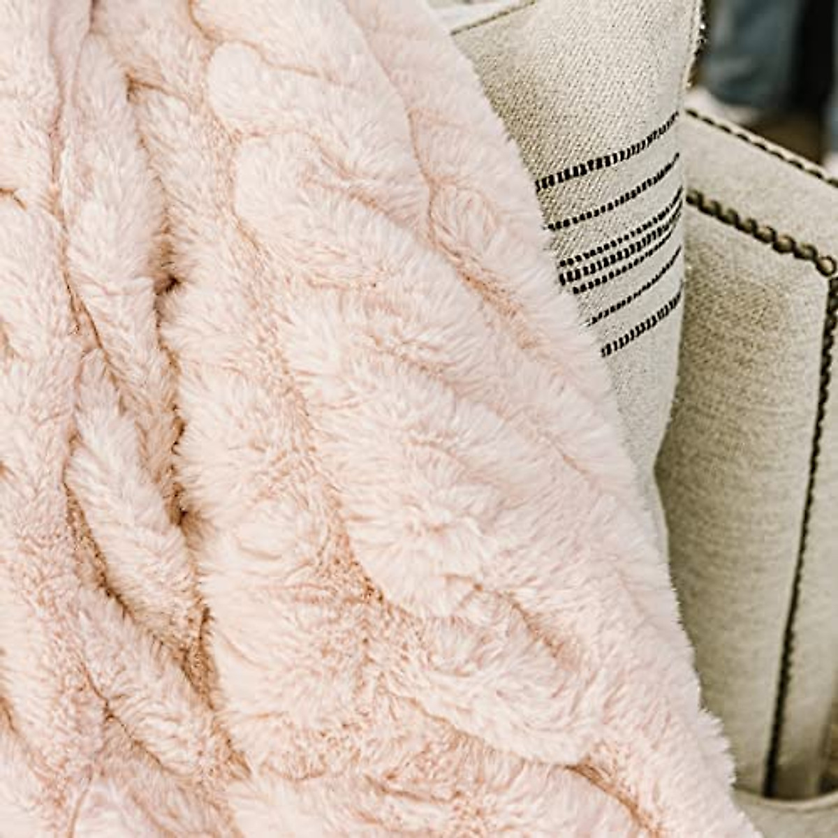 Minky Designs Luxurious Minky Blankets | Super Soft, Fuzzy, and Fluffy Faux Fur | Preppy Couch Covers & Throw Blankets | Ideal for Adults, Kids, Teens (Chic | Blossom Pink)