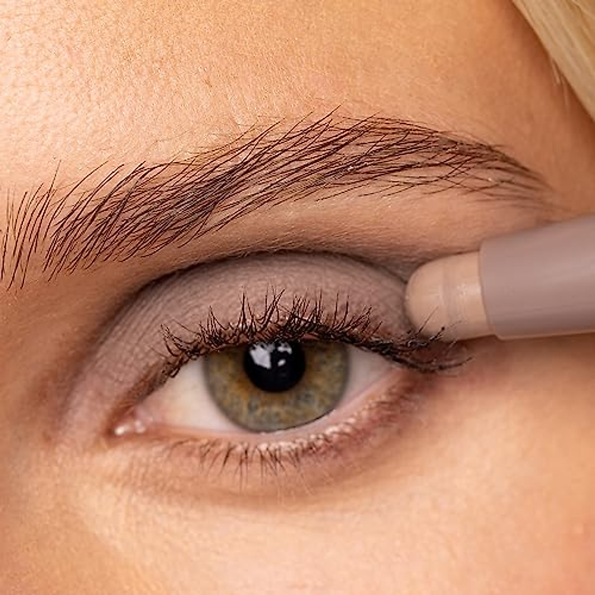 Palladio Waterproof Eyeshadow Stick with Blending Sponge, Long Lasting & Effortless Application, Smudge Free & Crease Proof Formula, Matte & Shimmer Shades, Buildable Eye Shadow (Matte Mocha)