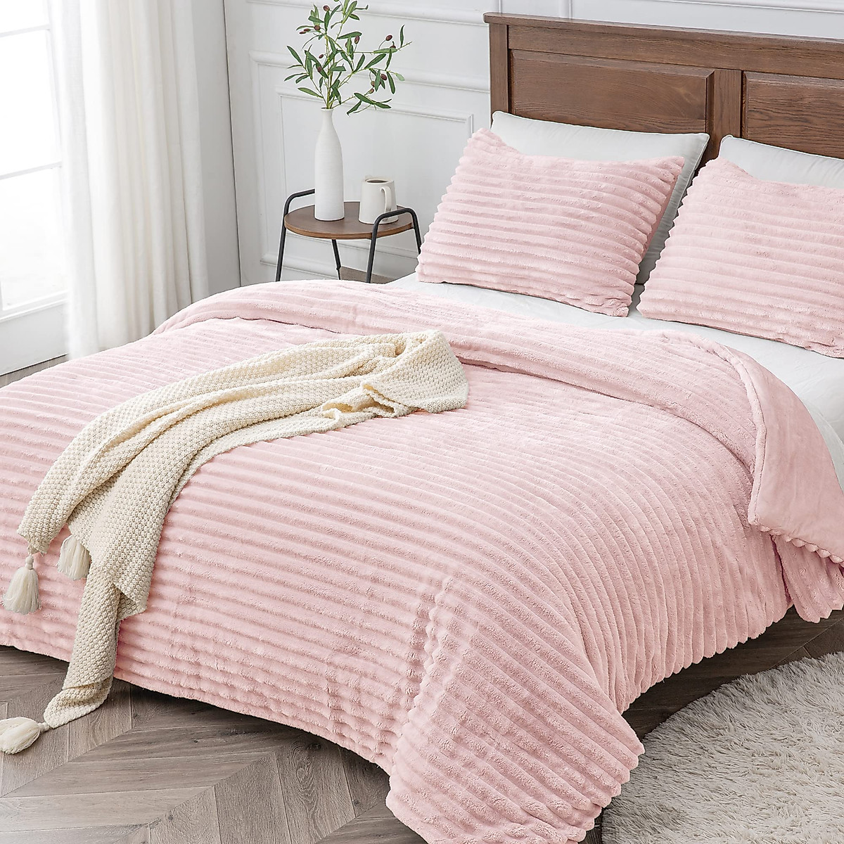 BEDELITE Fleece Queen Comforter Set -Super Soft & Warm Fluffy Pink Bedding, Luxury Fuzzy Heavy Bed Set for Winter with 2 Pillow Cases