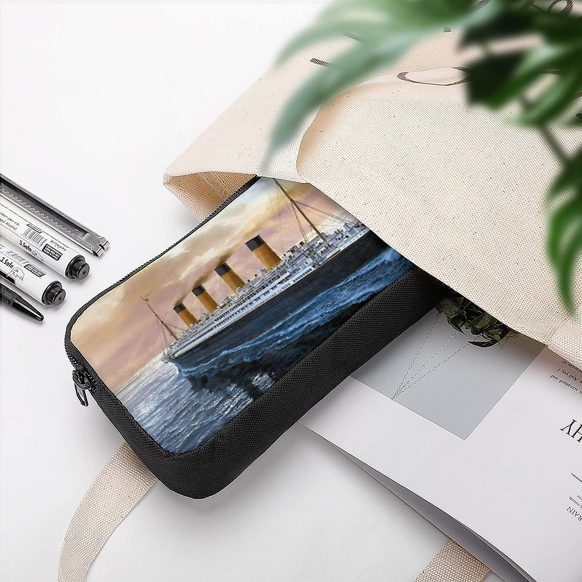 Retro Titanic Famous Old Historic Pencil Pen Case Portable Large Capacity Pen Pouch Stationery Organizer Makeup Bag with Zip