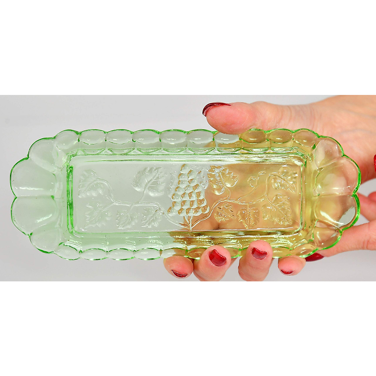 HOME-X Depression Style Glass Butter Dish with Lid and Grape Pattern, Retro Kitchen Decor, Wedding Gift