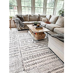 BoutiqueRugs Greig Farmhouse Moroccan Geometric Area Rug - Boho Aztec Tribal Carpet for Living Room - Black, Charcoal, Light Gray - 7'10" Round Rug
